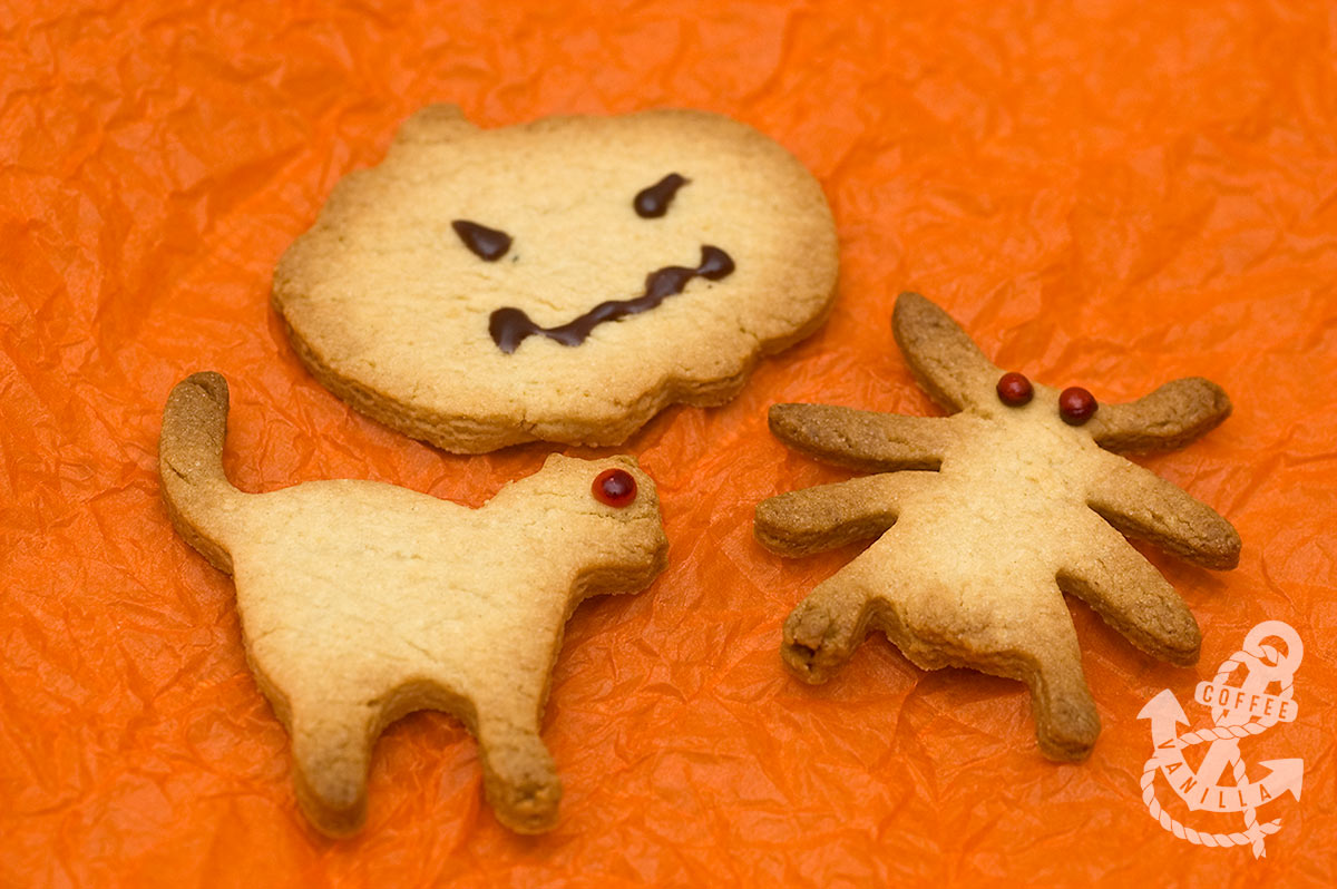 Creepy Halloween Vanilla Cookies » Coffee & Vanilla