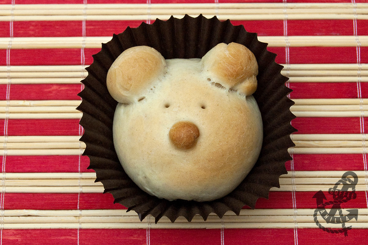 Yeast Teddy Bear Buns » Coffee & Vanilla