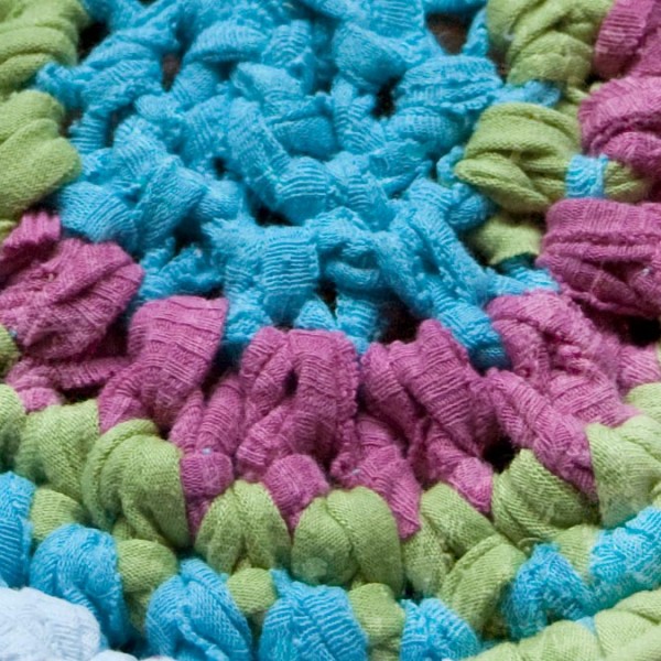 Recycled T-Shirt Crochet Rug - Spring Cleaning Idea » Coffee & Vanilla