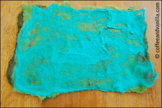 Handmade Felt - Wet Felting Process in Step by Step Tutorial » Coffee ...