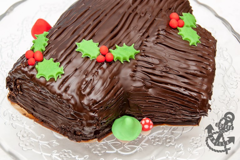 Chocolate & Orange Yule Log with Fondant Holly » Coffee & Vanilla