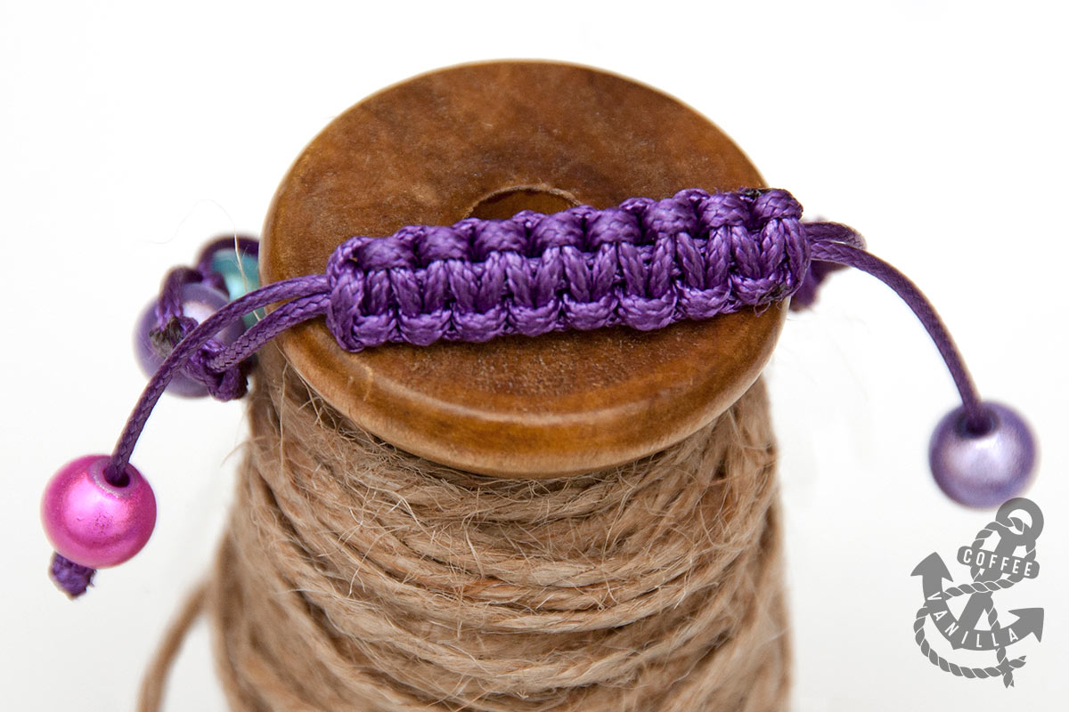 Easy Shamballa Style Macrame Bracelet with Cat's Eye Beads » Coffee ...